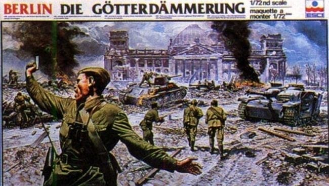 ESCI - 2021 - Berlin "Die Götterdämmerung" - 1/72 Scale Model