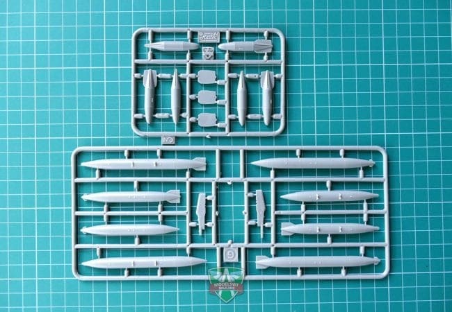 Modelsvit - 72017 - Sukhoi Su-17 Early version - 1/72 Scale Model