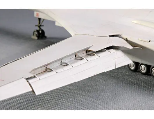Trumpeter - 01620 - TU-160 "BLACKJACK" BOMBER - 1/72 Scale Model
